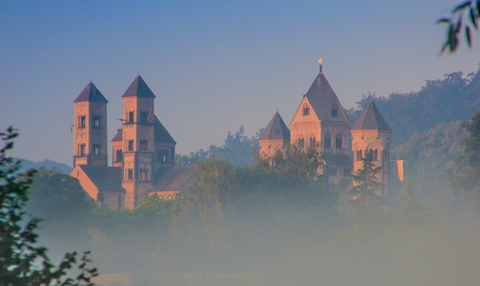 A Humanist Visits The German Baths | Quintus Curtius