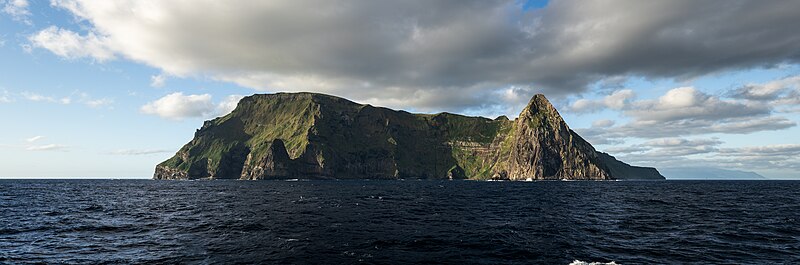 Shipwrecked On Inaccessible Island | Quintus Curtius